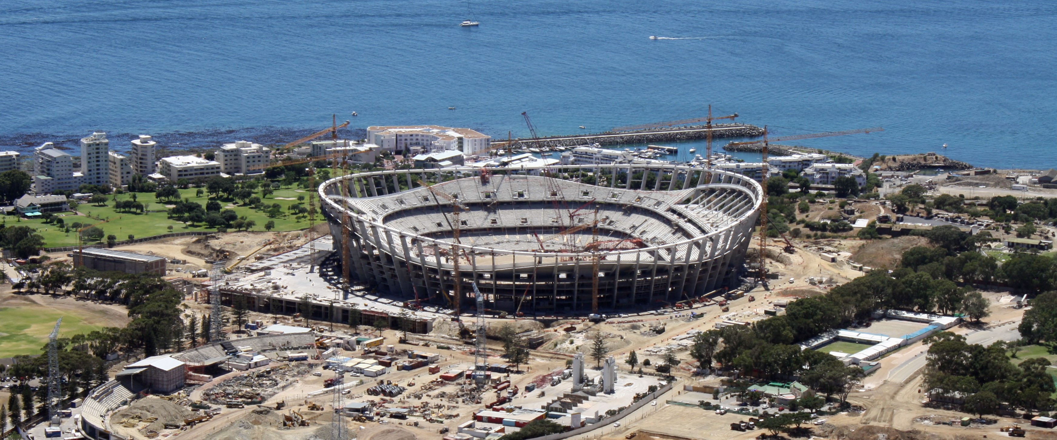 5f7bf928a7dd9b7780e0f287482f1fe4_2010-green_point_stadium_cape town ...